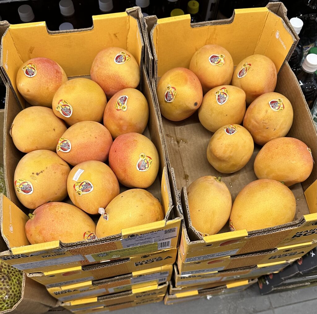 Mangoes (1kg - 1.2kg Approx) X 1 - Bellair Farms International